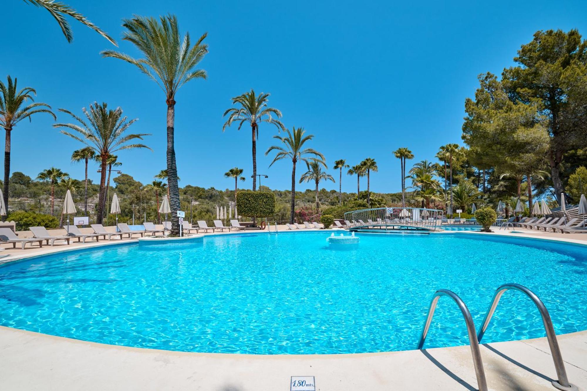 HOTEL CLUB CALA MARSAL | ⋆⋆⋆⋆ | PORTO COLOM, SPAIN | SEASON DEALS FROM €198